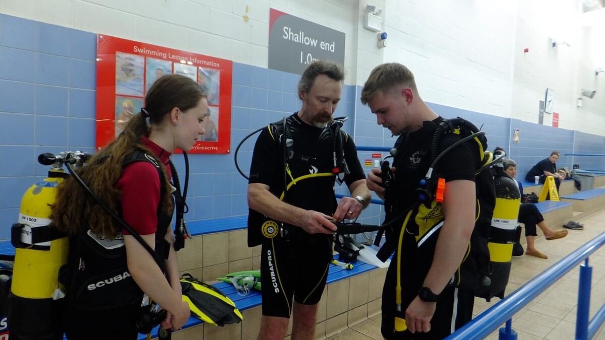 Busy night at the Club - Havering & Ilford Scuba Diving Club